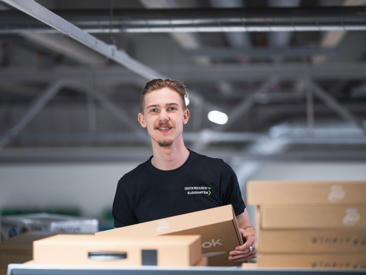 Lediga jobb på lager – Elgiganten Logistik Jönköping